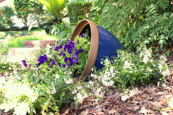 15 Wonderful DIY Spilling Flower Pot Will Spill Joy Into Your Garden