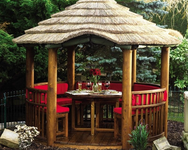 16 Splendid Backyard Cottages Ideas For an Amazing Garden