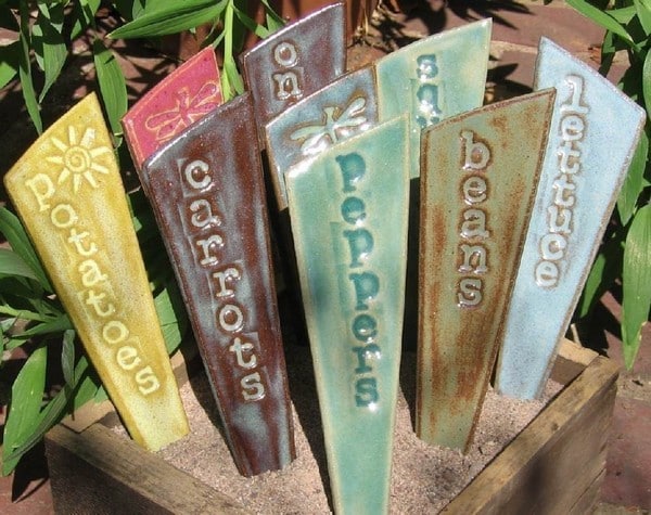 16 Brilliant And Budget-Friendly Ideas to Label the Garden Plants