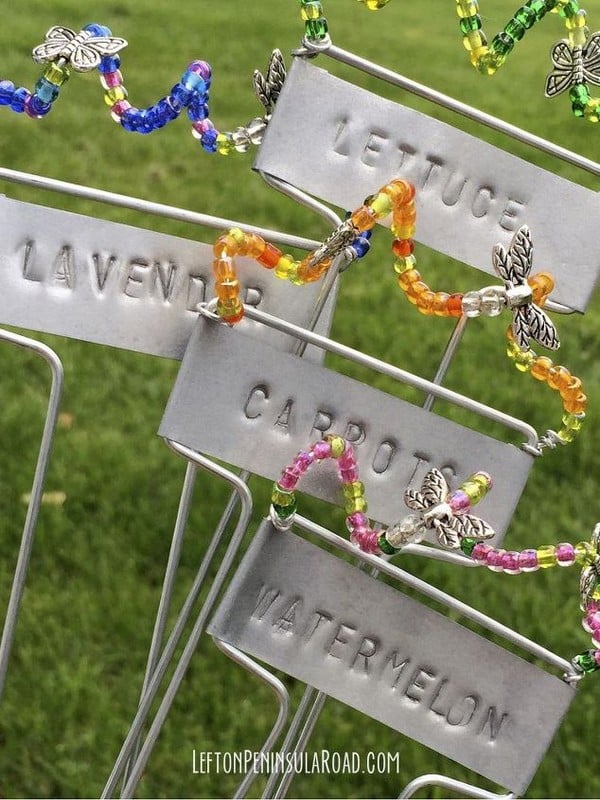 16 Brilliant And Budget-Friendly Ideas to Label the Garden Plants