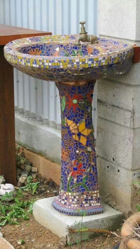 17 Excellent DIY Mosaic Ideas To Make For Your Garden
