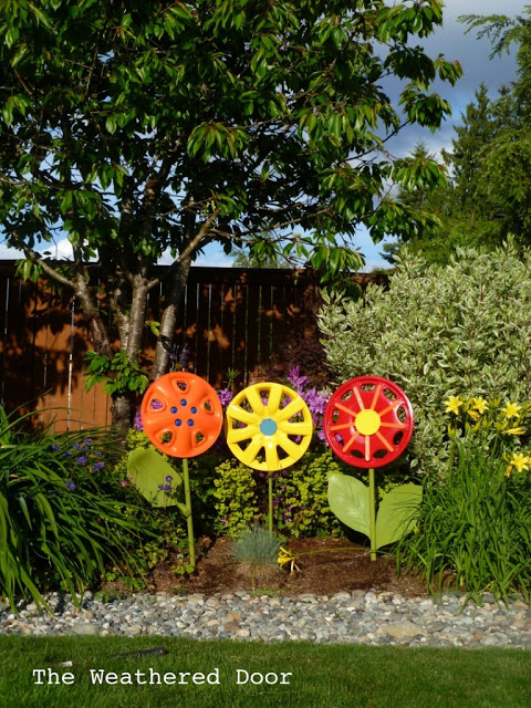 15 Backyard DIY Projects You Can Make On A Dime
