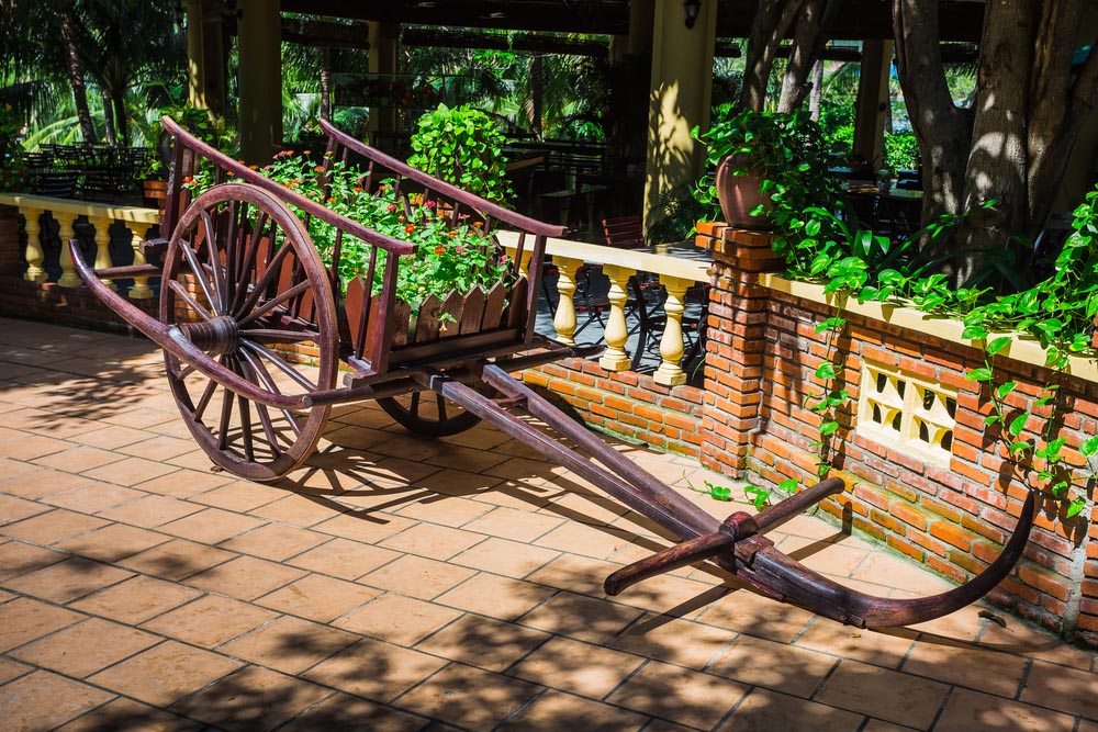 14 Rustic Garden Wagon Ideas For A Country Garden