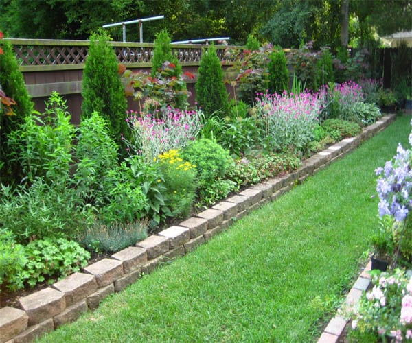 15 Wonderful Garden Edging Ideas With Pebbles And Stones
